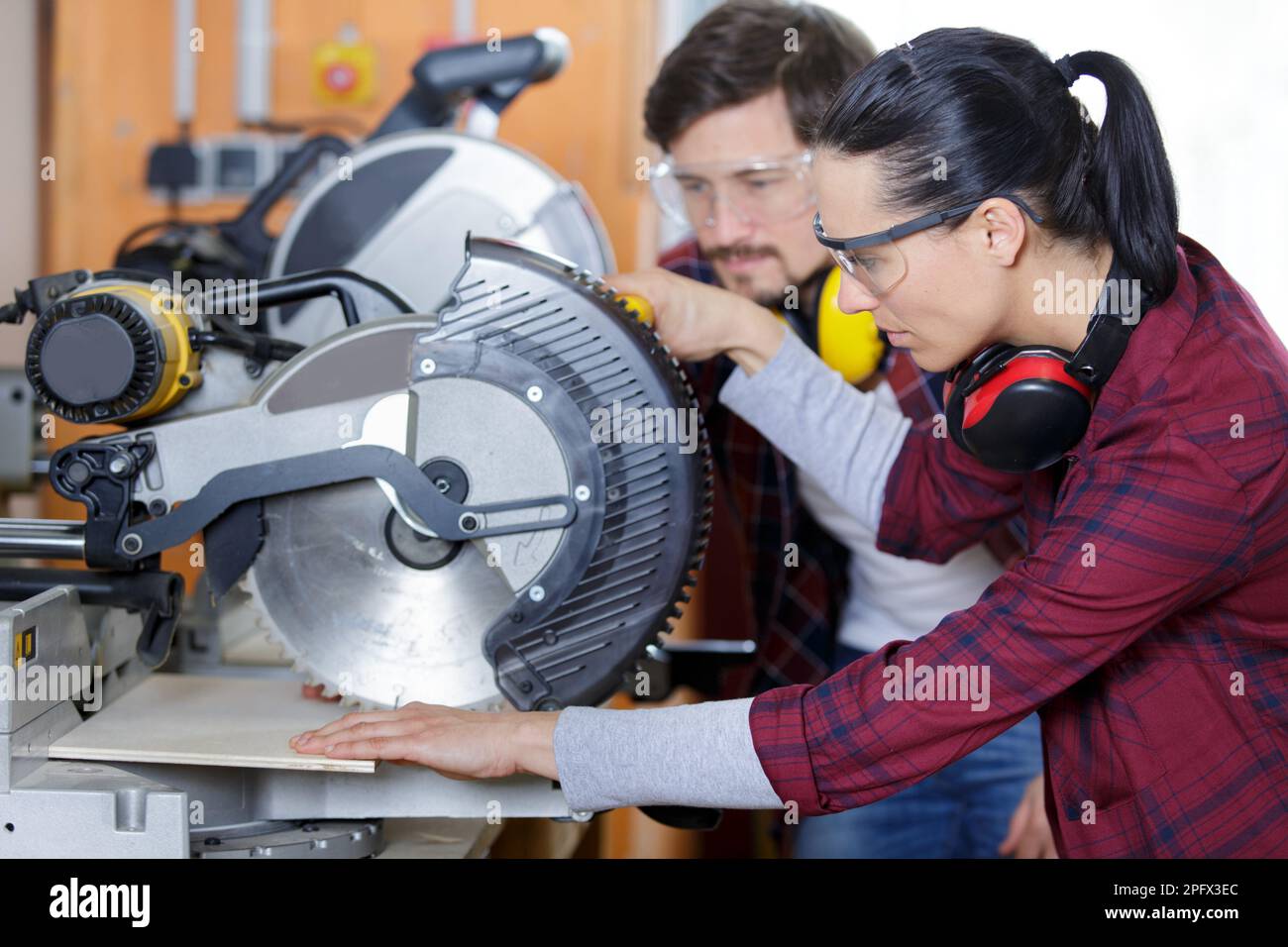 Female carpenter working colleagues hi-res stock photography and images ...