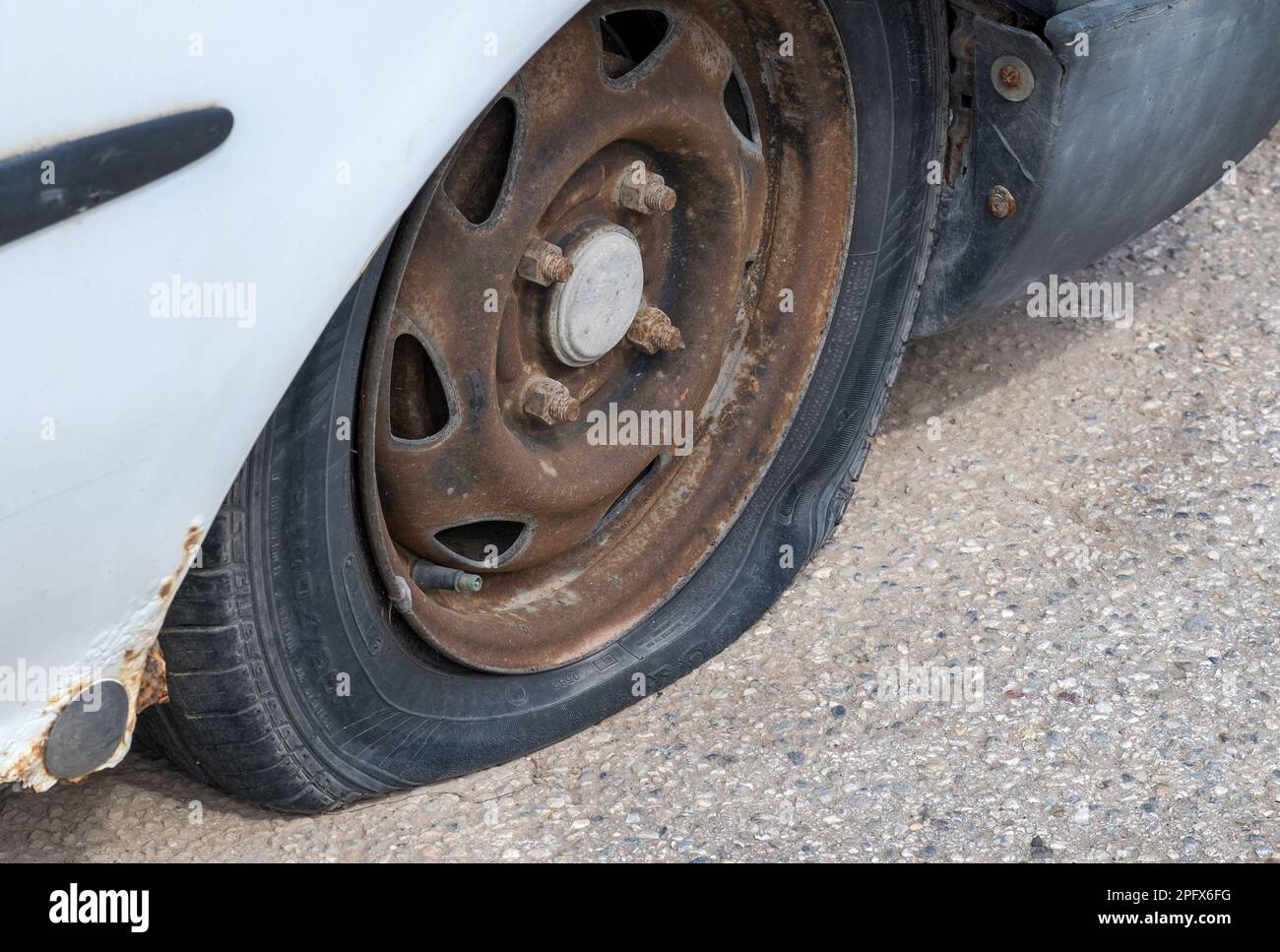 Spare tire car hi-res stock photography and images - Alamy