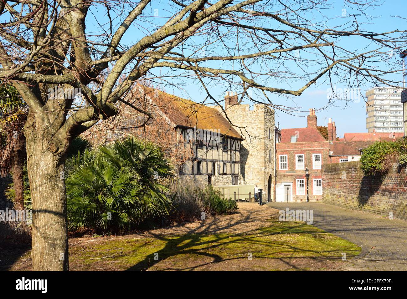 Westgate Southampton Old town medieval buildings Stock Photo - Alamy