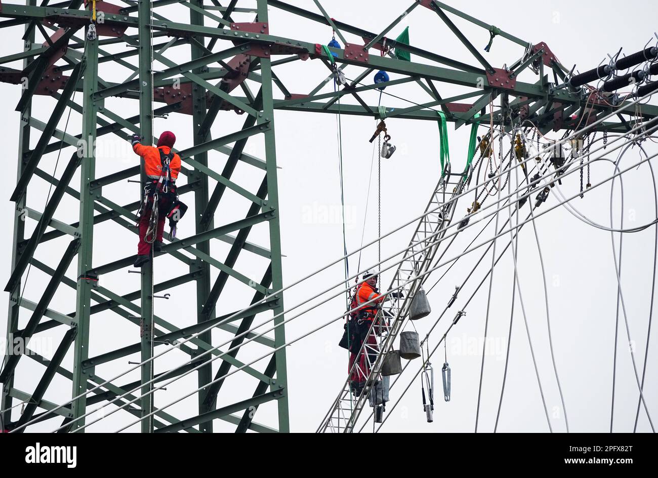Birkenwerder, Germany. 02nd Mar, 2023. An overhead line fitter from ...