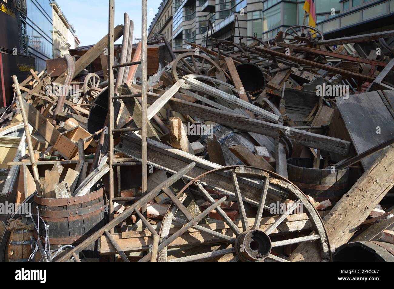 1848 revolution barricade hi-res stock photography and images - Alamy