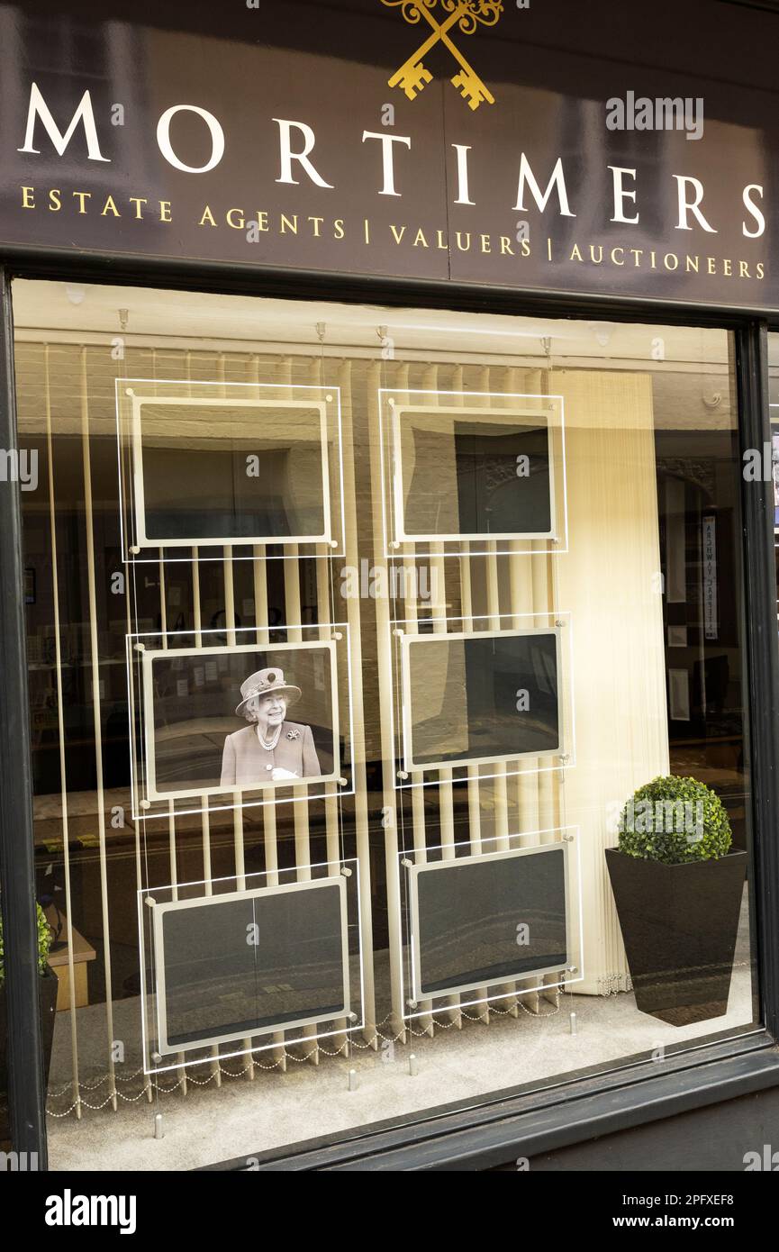 Mortimers estate agents on the day of Queen Elizabeth's funeral Stock ...