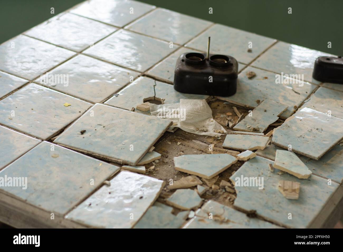 Industrial wooden coffee tables hi-res stock photography and images - Alamy