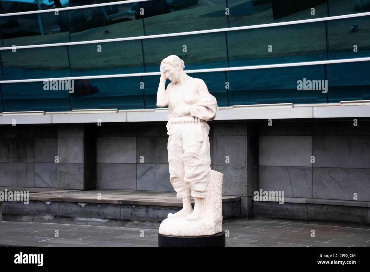 Art sculpture carving modern figure statue in Hwanho sunrise garden ...
