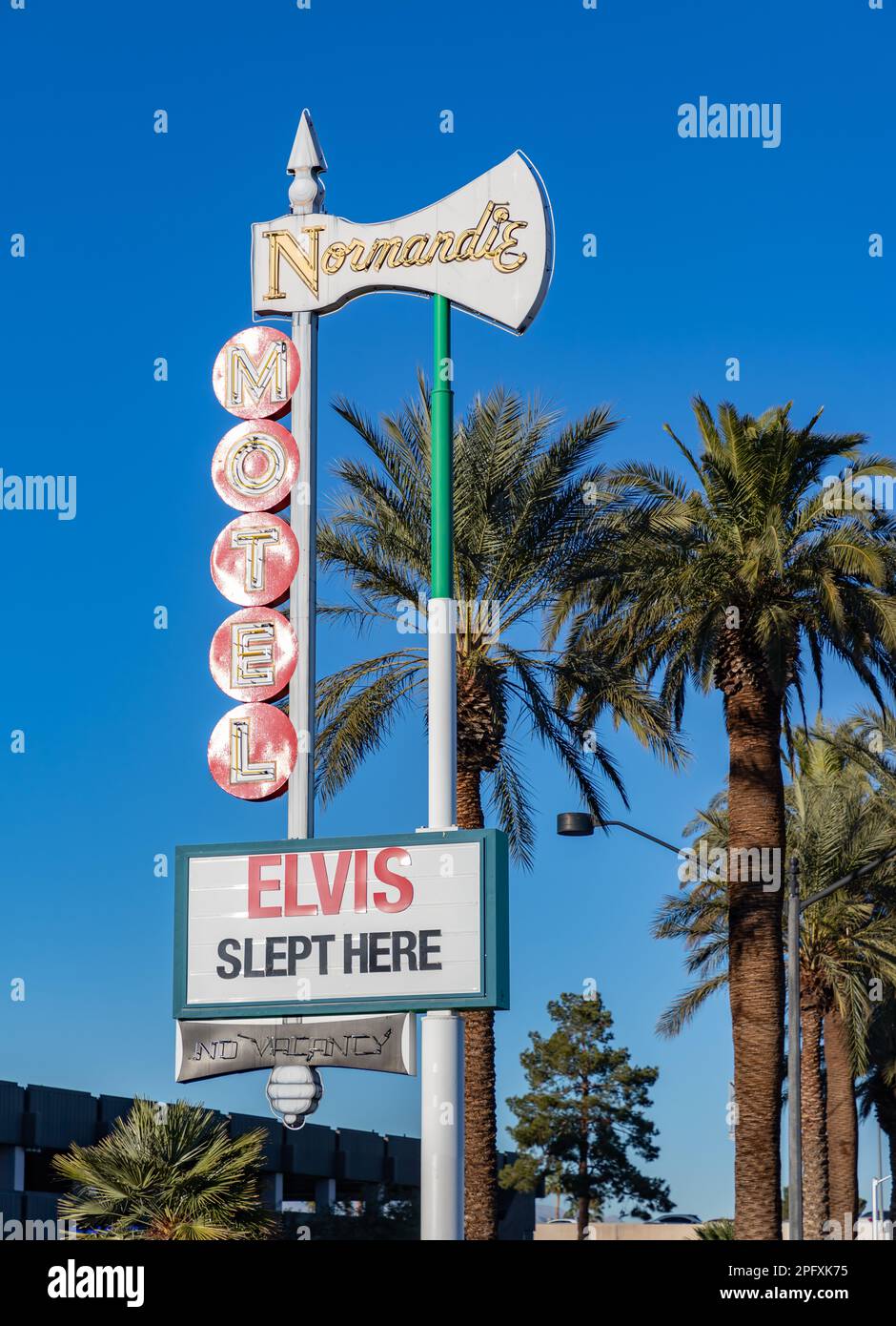 Las vegas sign elvis hi-res stock photography and images - Alamy