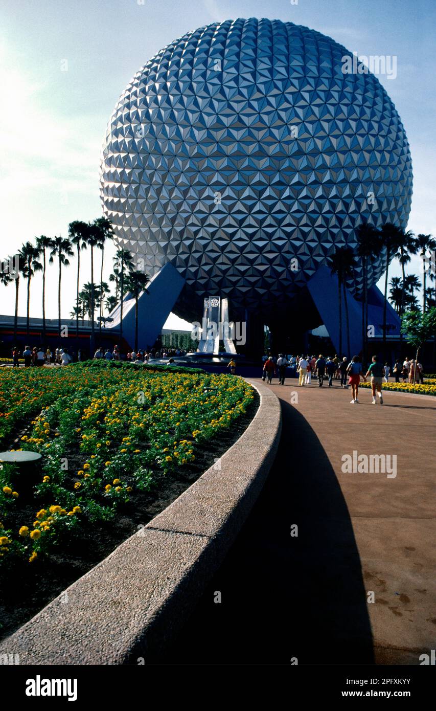 Orlando Florida Usa Epcot Centre Geosphere Spaceship Earth Stock Photo ...