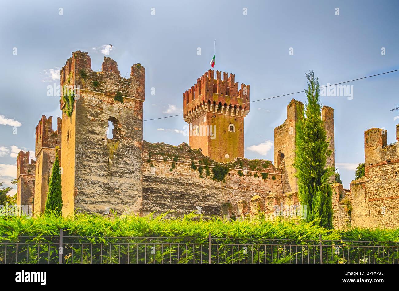 Scaliger Castle, iconic landmark in Lazise, Lake Garda, Verona, Italy ...