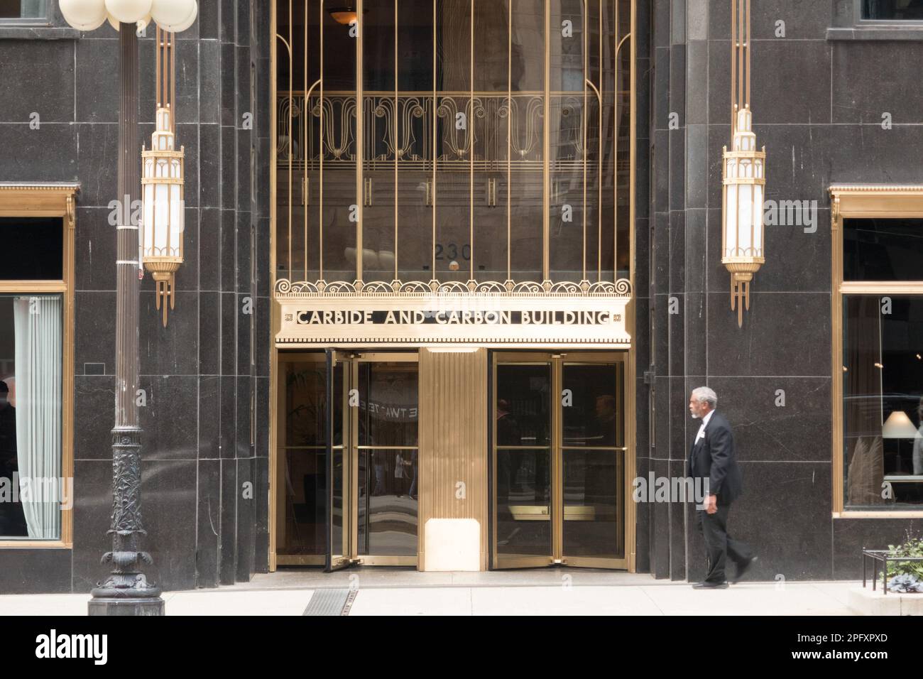 Entryway to the Carbon and Carbide Building, Chicago, with revolving ...
