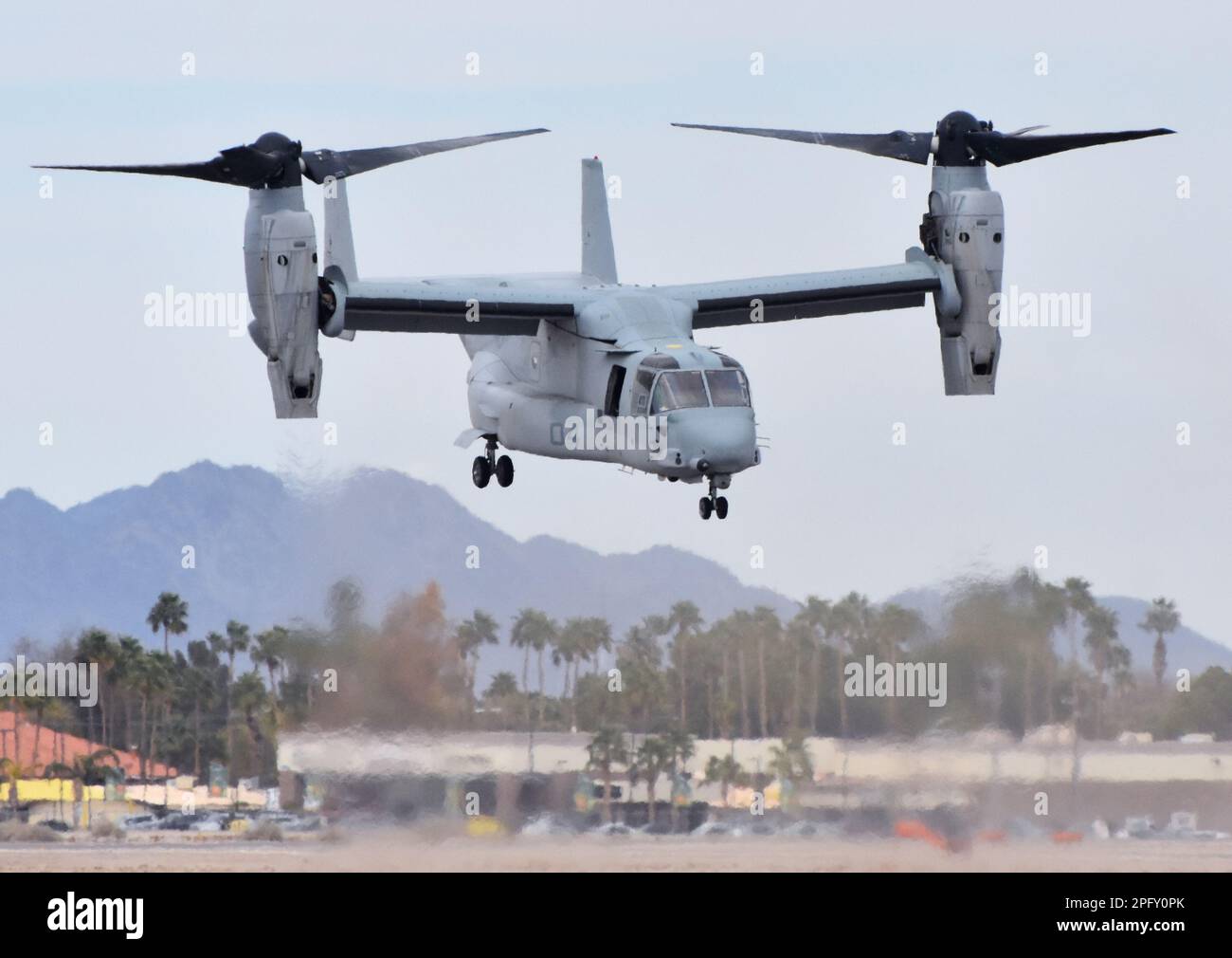 A Marine Corps MV-22 Osprey tilt-rotor aircraft landing at MCAS Yuma ...