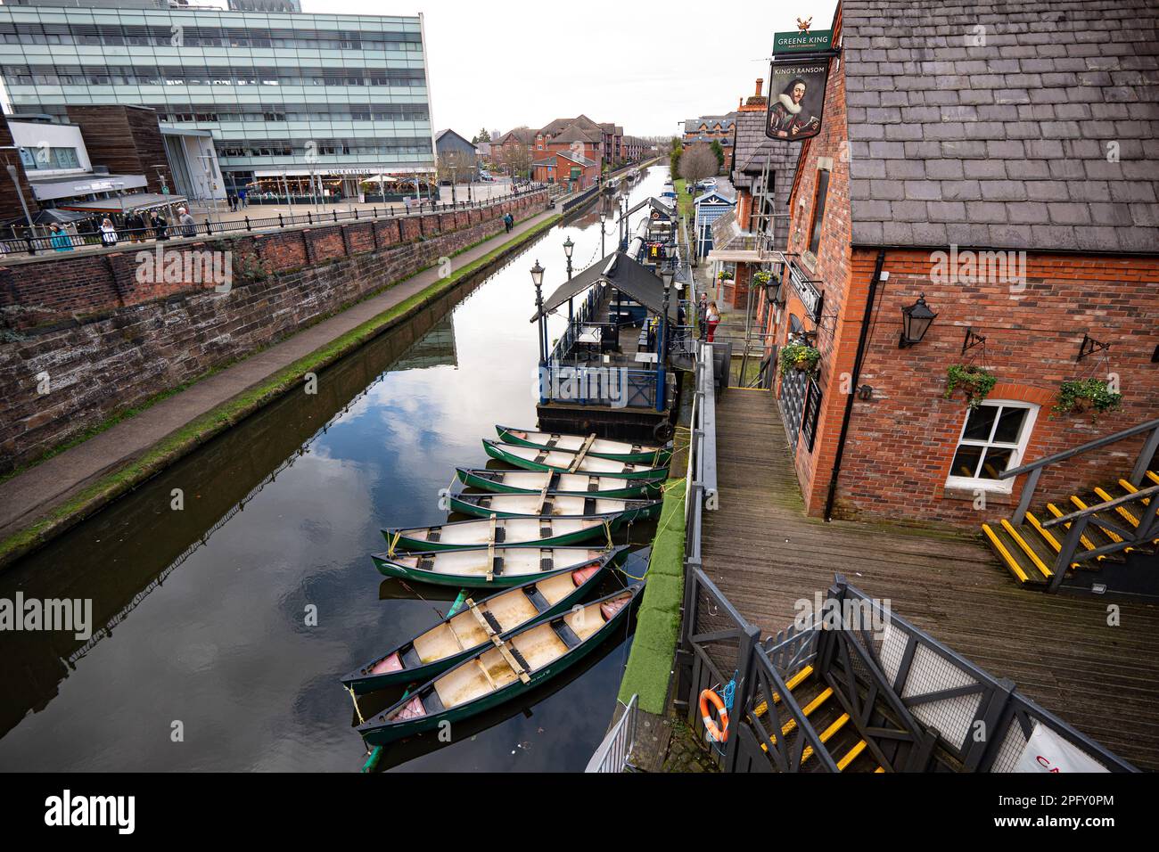 Canal side pub "King's Ransom", Sale, Trafford, Greater Manchester ...