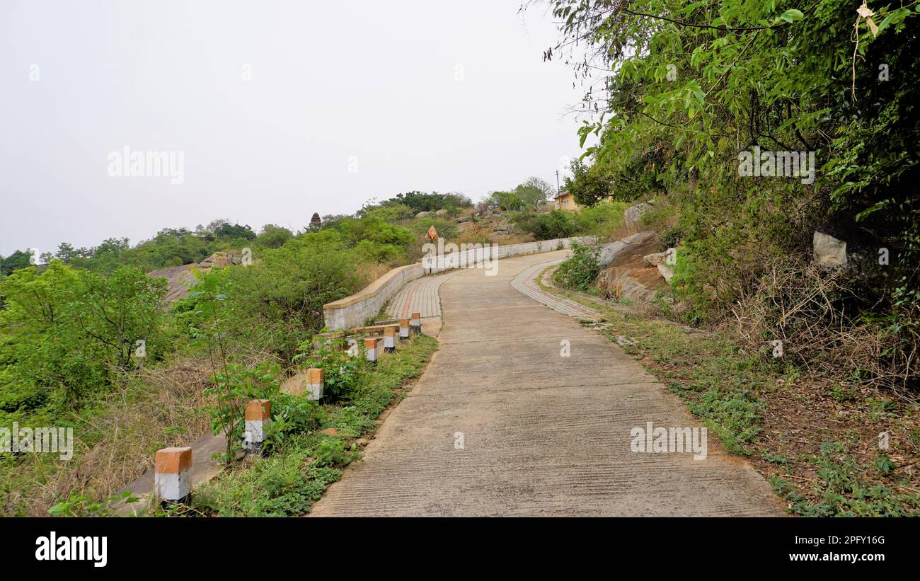 Hiking or trekking route to Avalabetta peak located in Chikaballapur ...