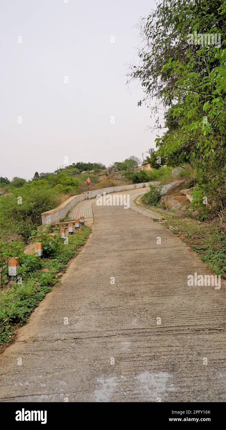 Hiking or trekking route to Avalabetta peak located in Chikaballapur ...