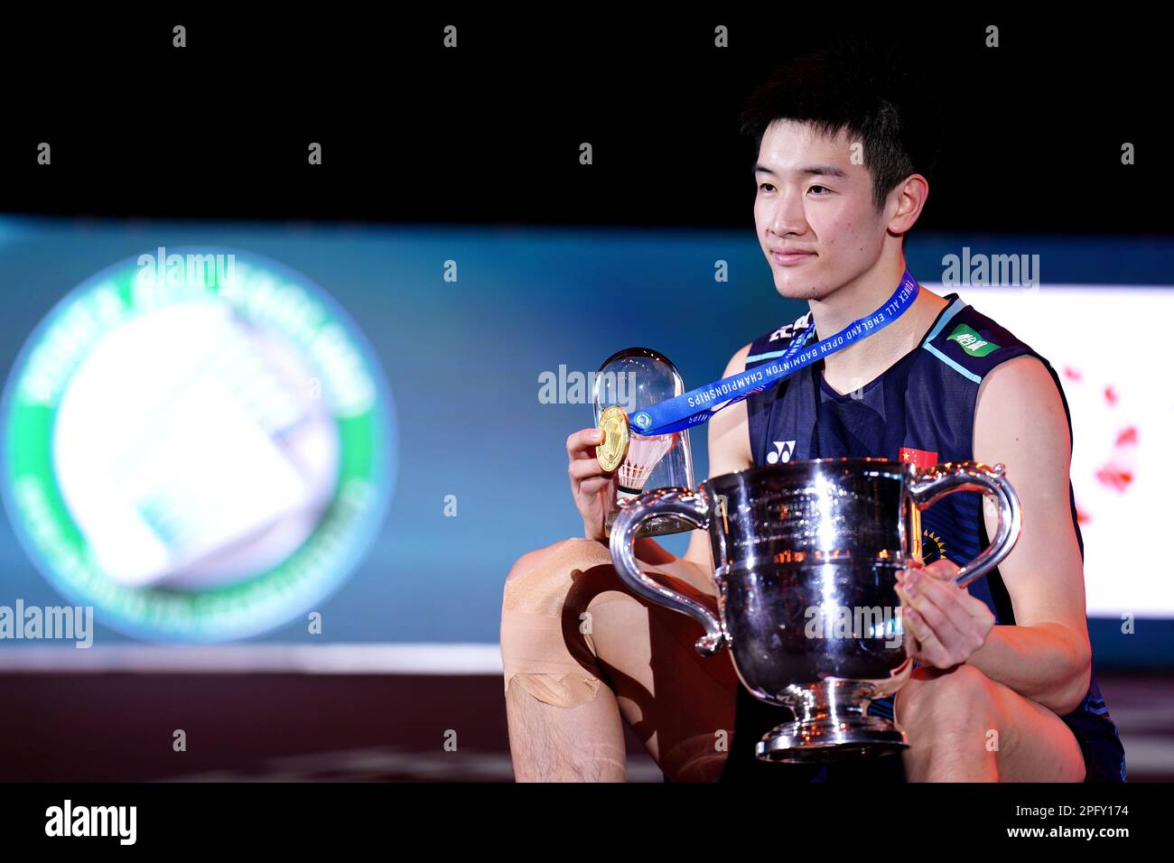 China's Li Shi Feng celebrates victory over Shi Yu Qi (not pictured) in ...