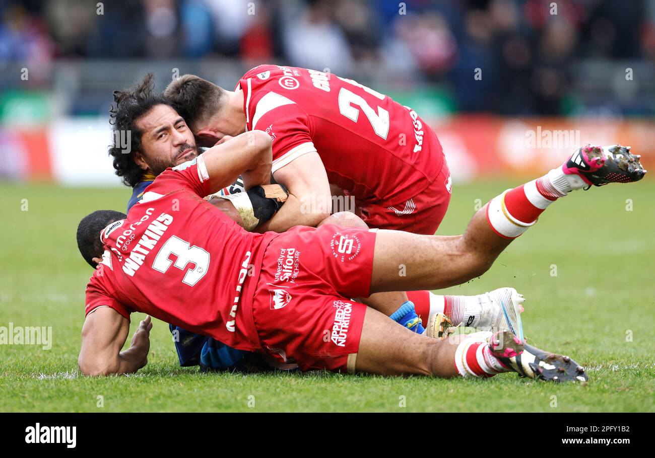 Wakefield Trinity's Jorge Taufua is tackled by Salford Red Devils ...