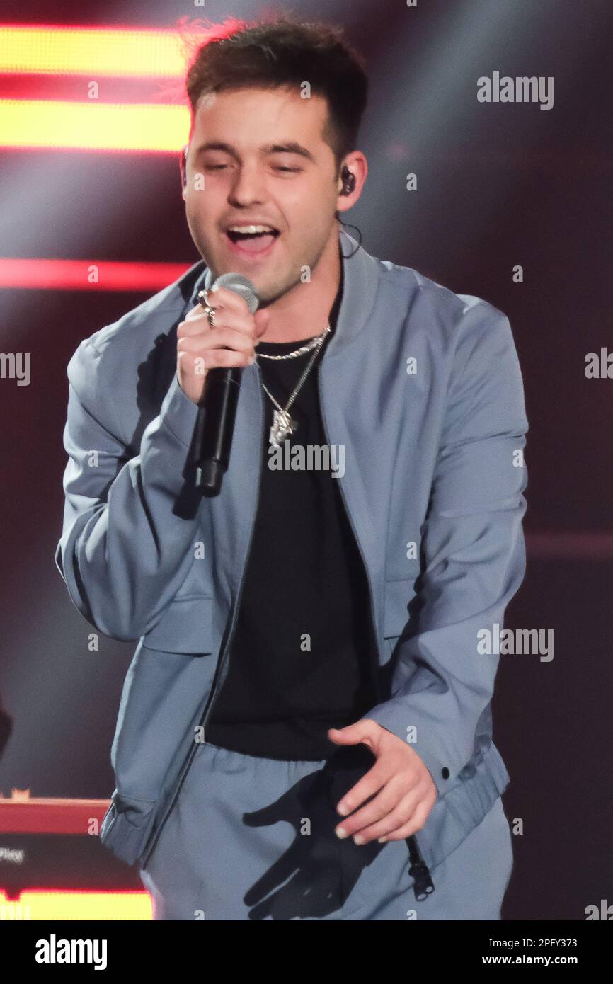 Pol gutierrez hi-res stock photography and images - Alamy