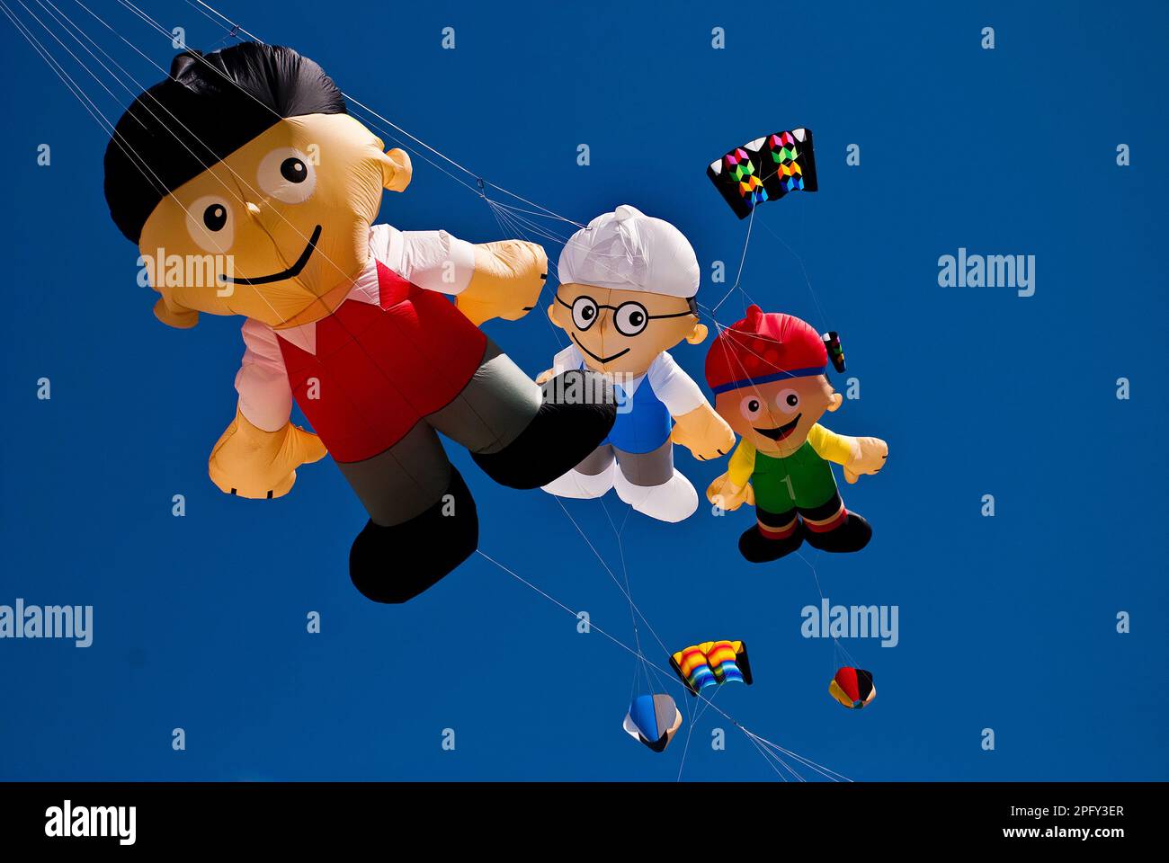 Professional kite flyers hi-res stock photography and images - Alamy