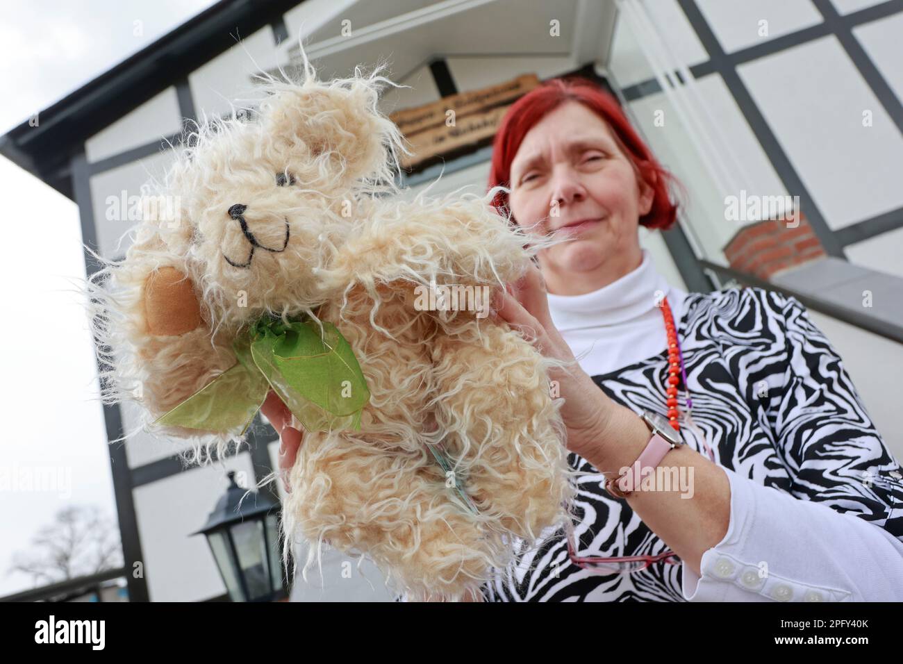 19 March 2023, Lower Saxony, Nienhagen: Collector Simone Schuldt ...
