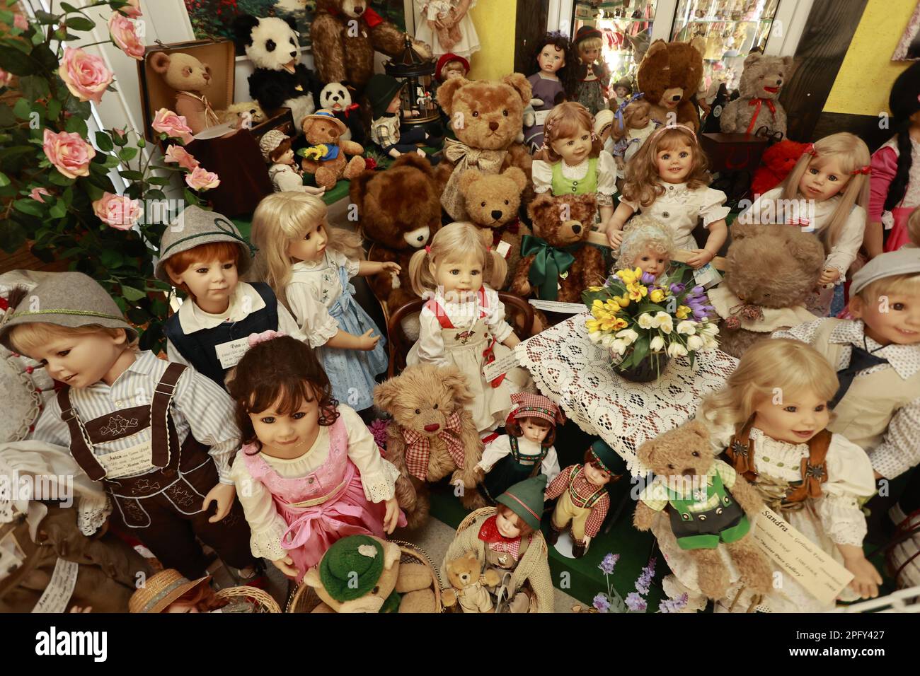 Nienhagen, Germany. 19th Mar, 2023. More than 2000 doll figures are ...