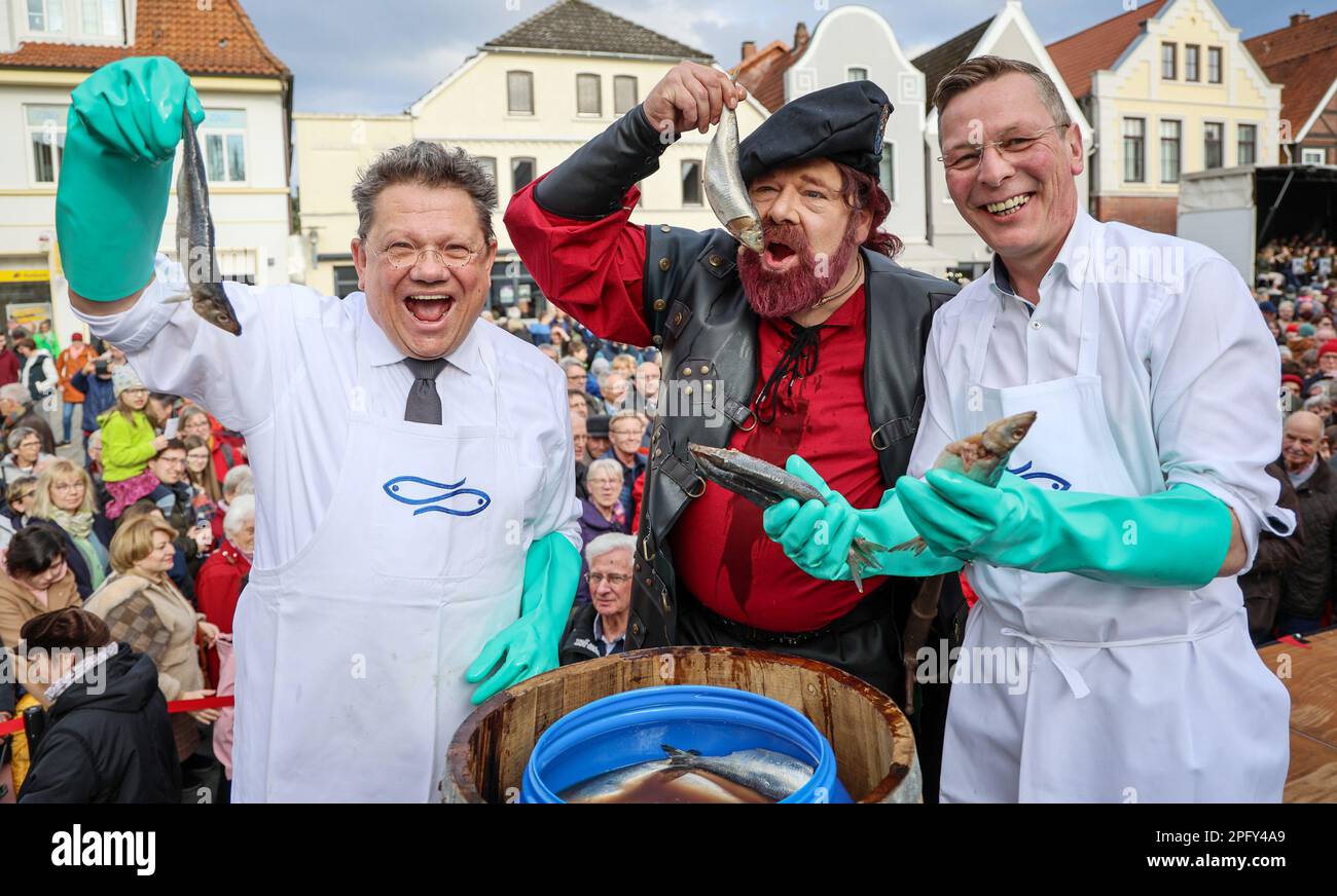 Verden, Germany. 19th Mar, 2023. Andreas Philippi (SPD, l-r), Minister ...