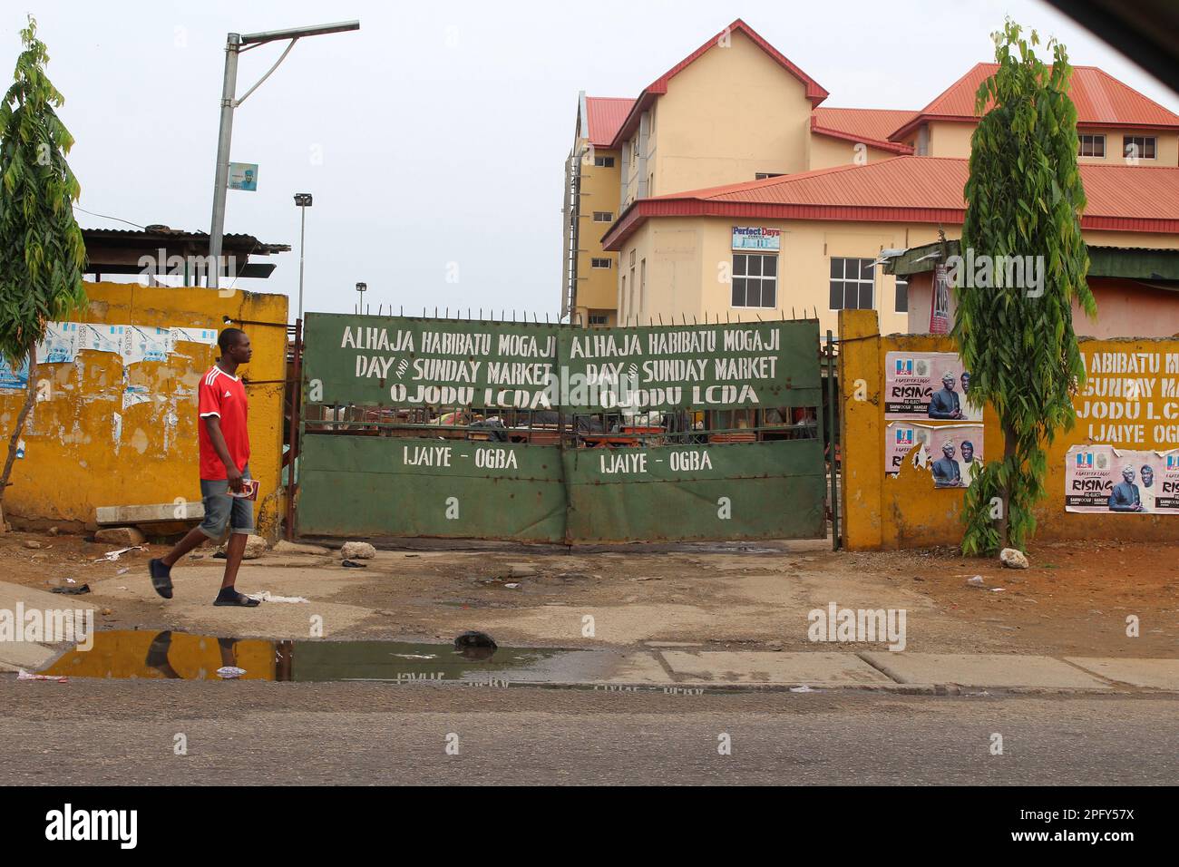 Lagos nigeria market hi-res stock photography and images - Alamy
