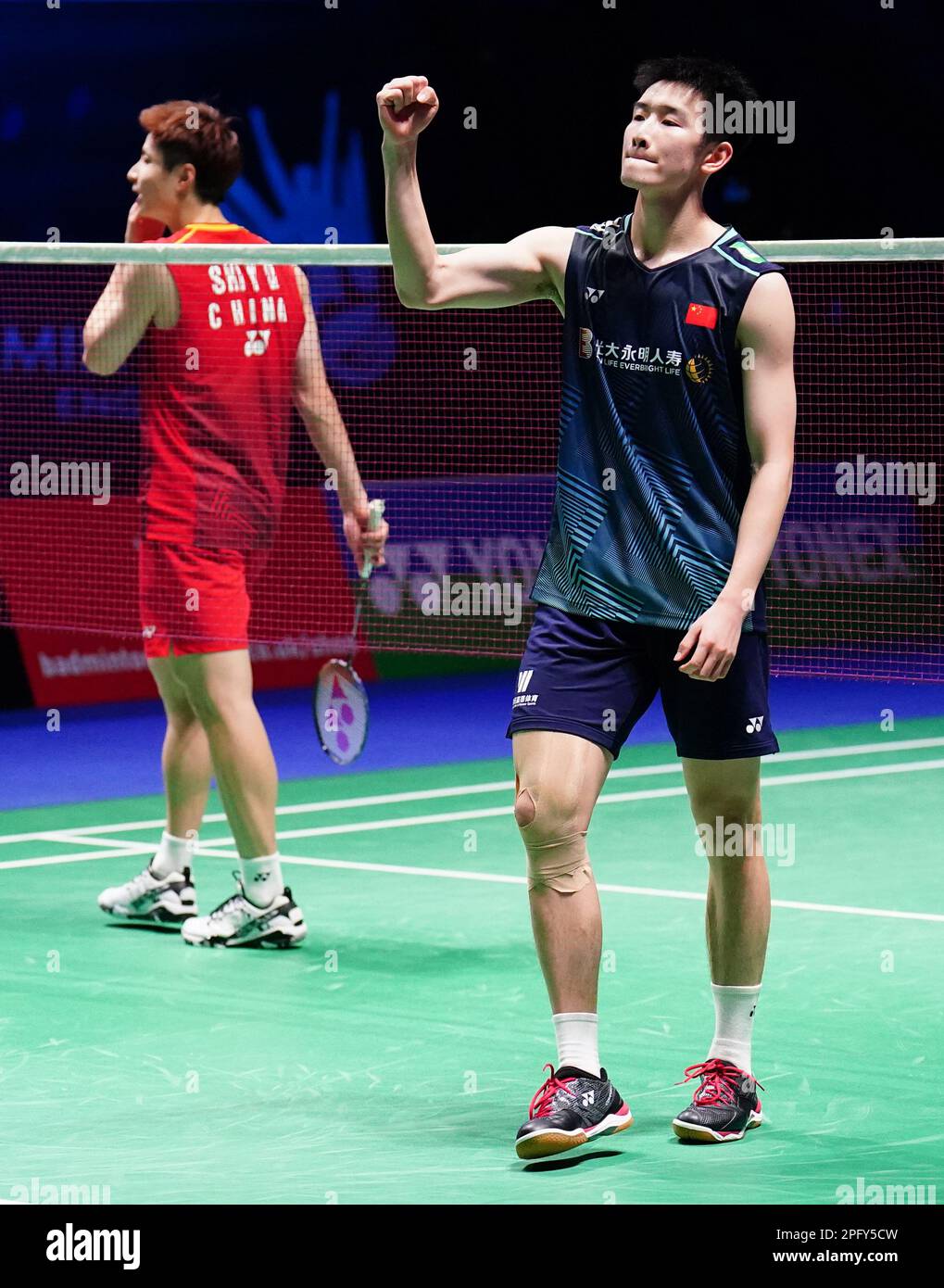 China's Li Shi Feng celebrates victory over Shi Yu Qi (not pictured) in ...