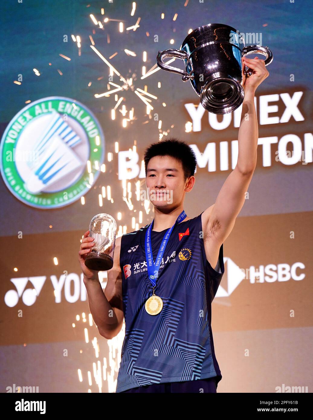 China's Li Shi Feng celebrates victory over Shi Yu Qi (not pictured) in ...