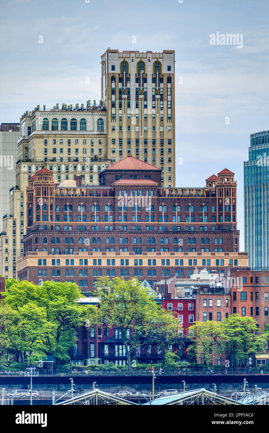 The Watermark, in Brooklyn Heights, is a landmark former hotel and ...