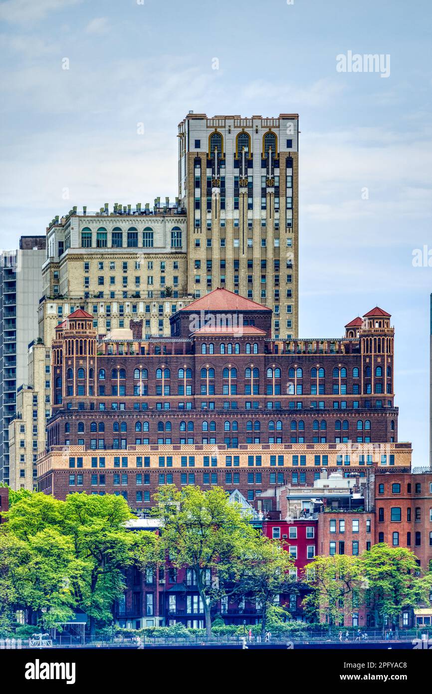 The Watermark, in Brooklyn Heights, is a landmark former hotel and ...