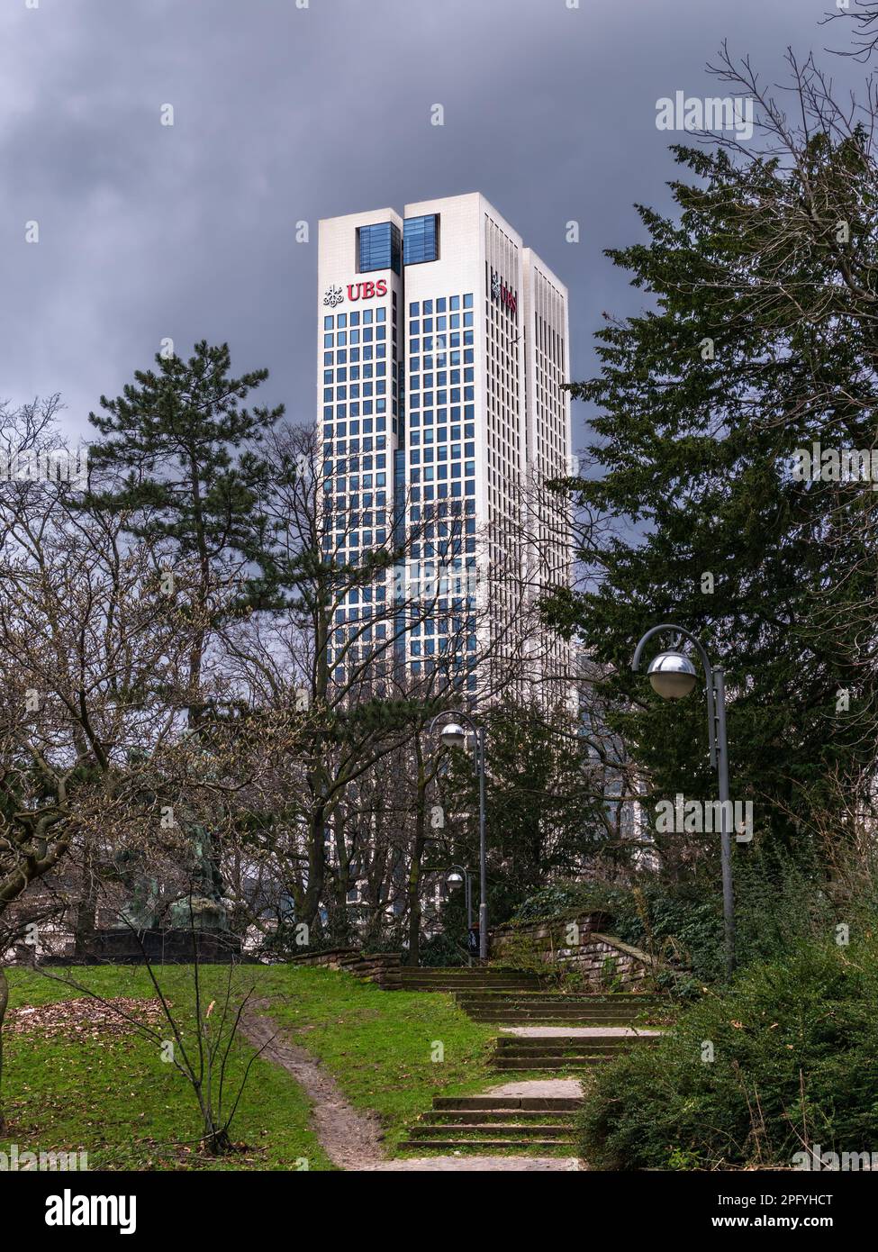 Opernturm ubs hi-res stock photography and images - Alamy