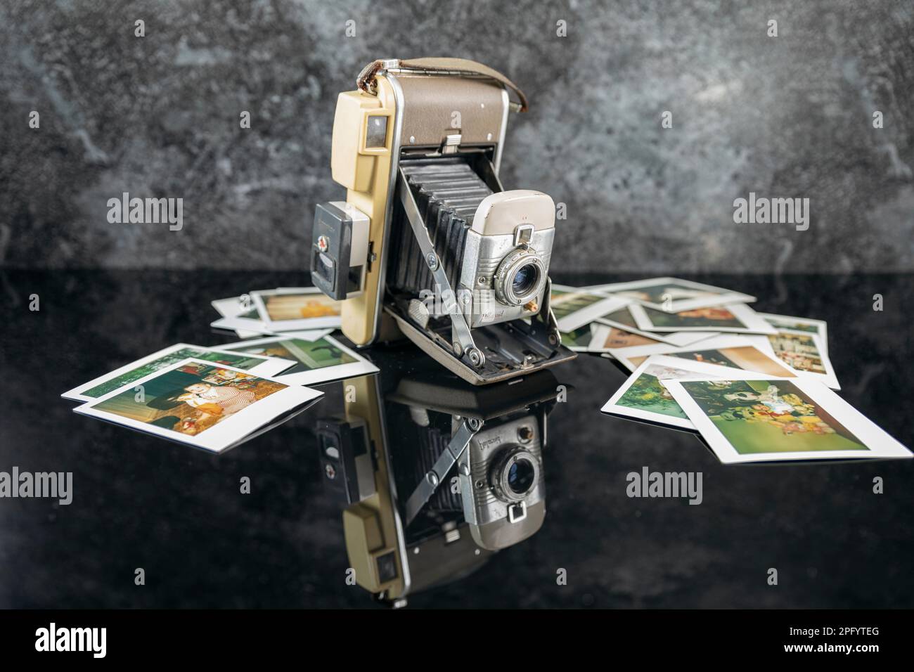 Developed analog photos hi-res stock photography and images - Alamy