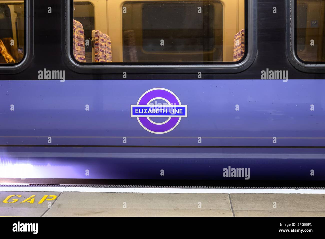 LONDON, UK, 8TH MARCH 2023: Elizabeth Line roundel sign on the side of ...