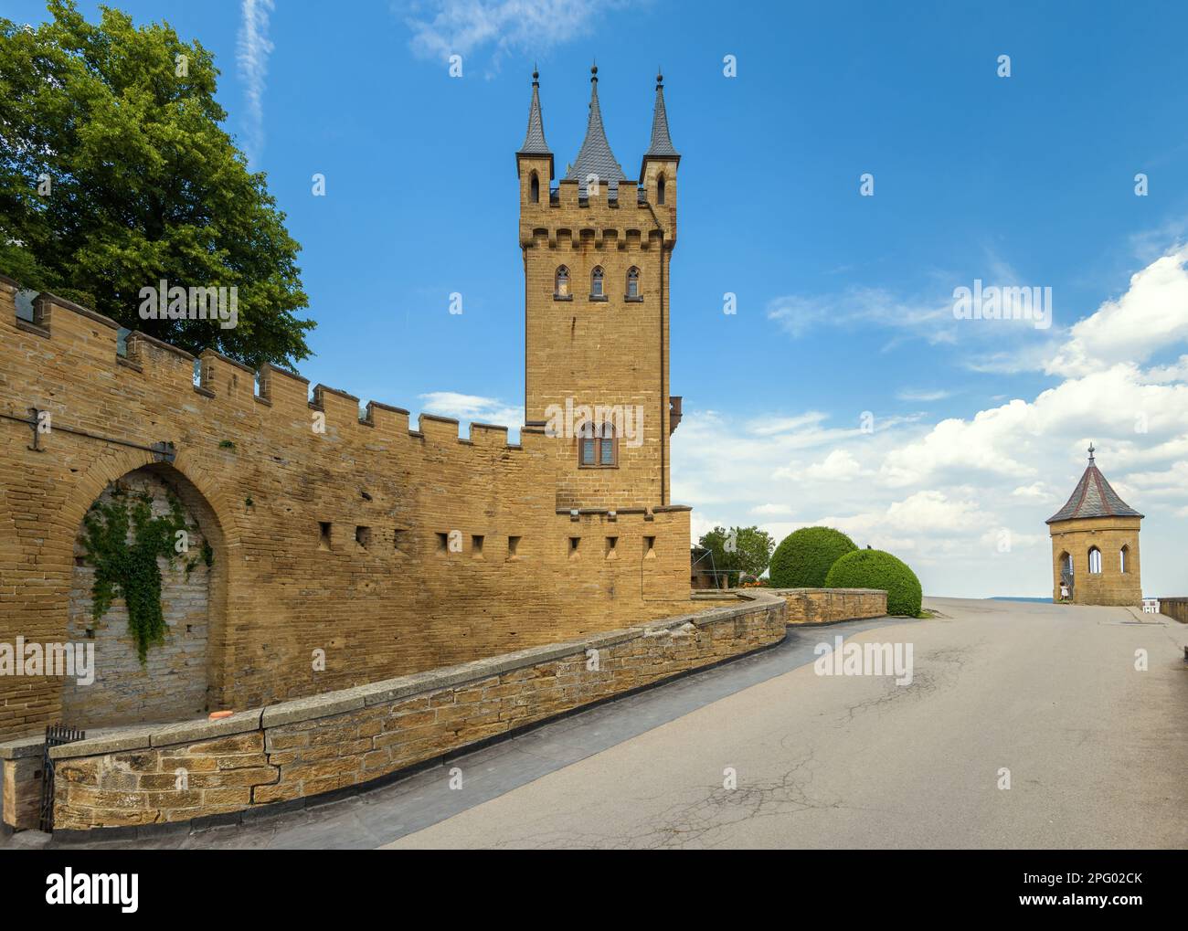 Hohenzollern Castle entrance, road to mountain top in Stuttgart ...