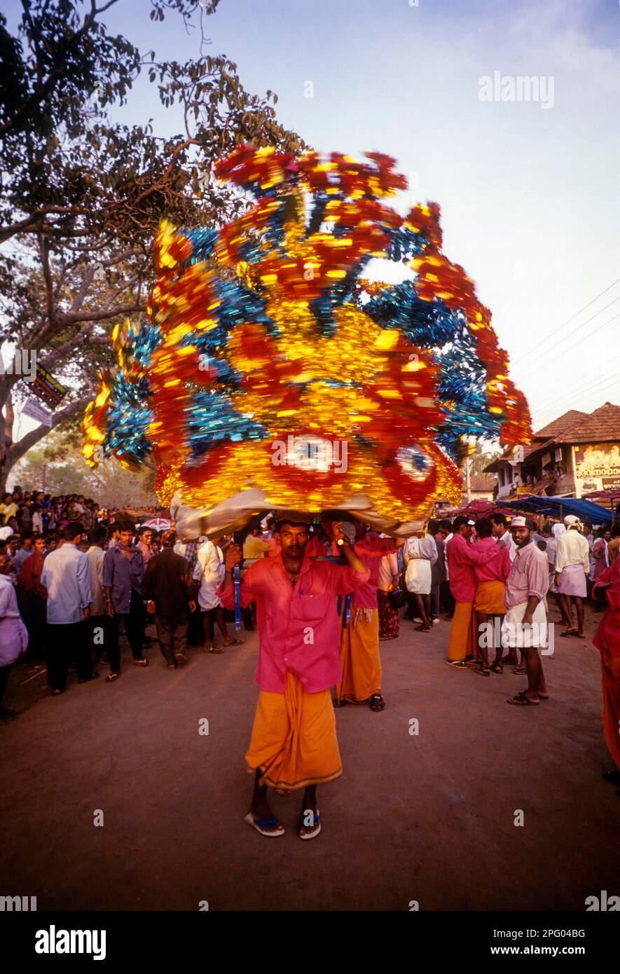 Poo kavadi hi-res stock photography and images - Alamy