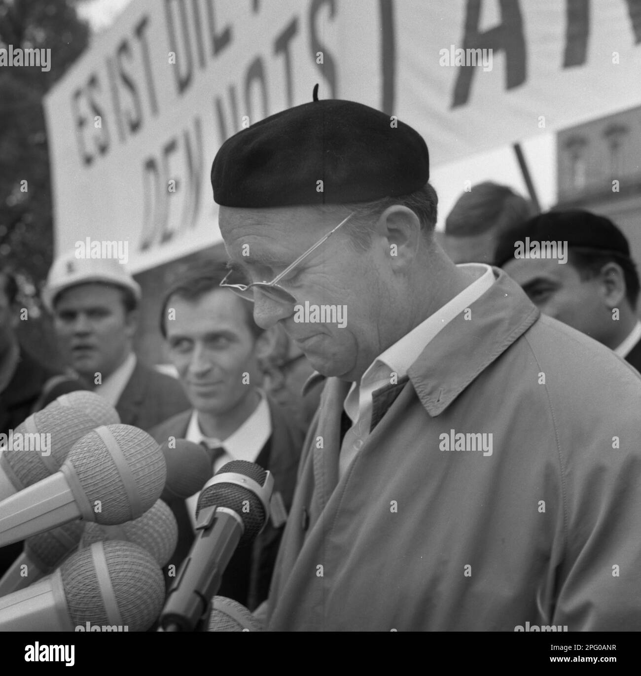 Personalities from politics, business and culture from the years 1965 ...