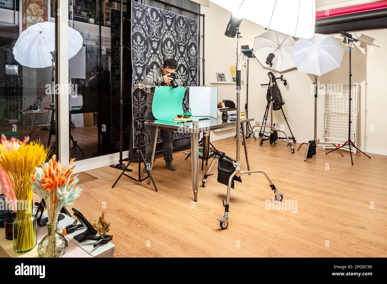 Light elegant lifestyle photography hi-res stock photography and images ...