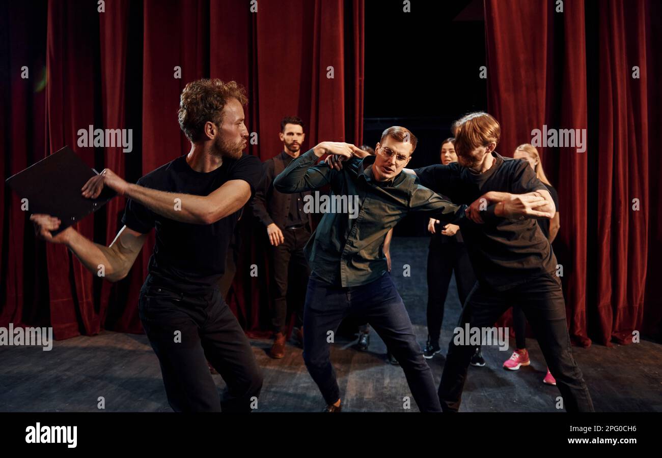 Actors fight scene hi-res stock photography and images - Alamy