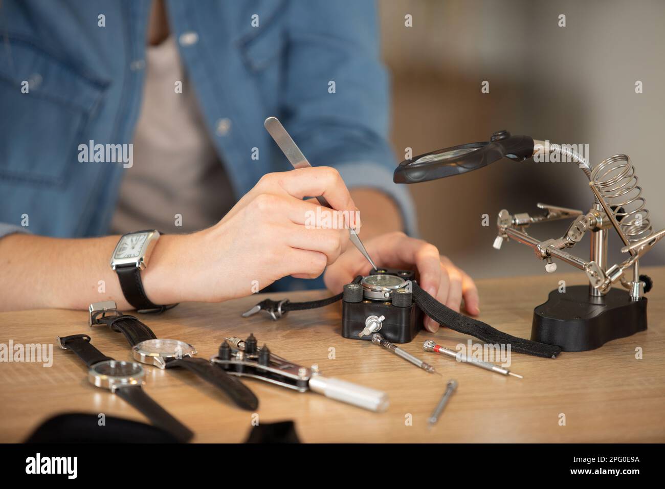 Gold watch broken glass hi-res stock photography and images - Alamy