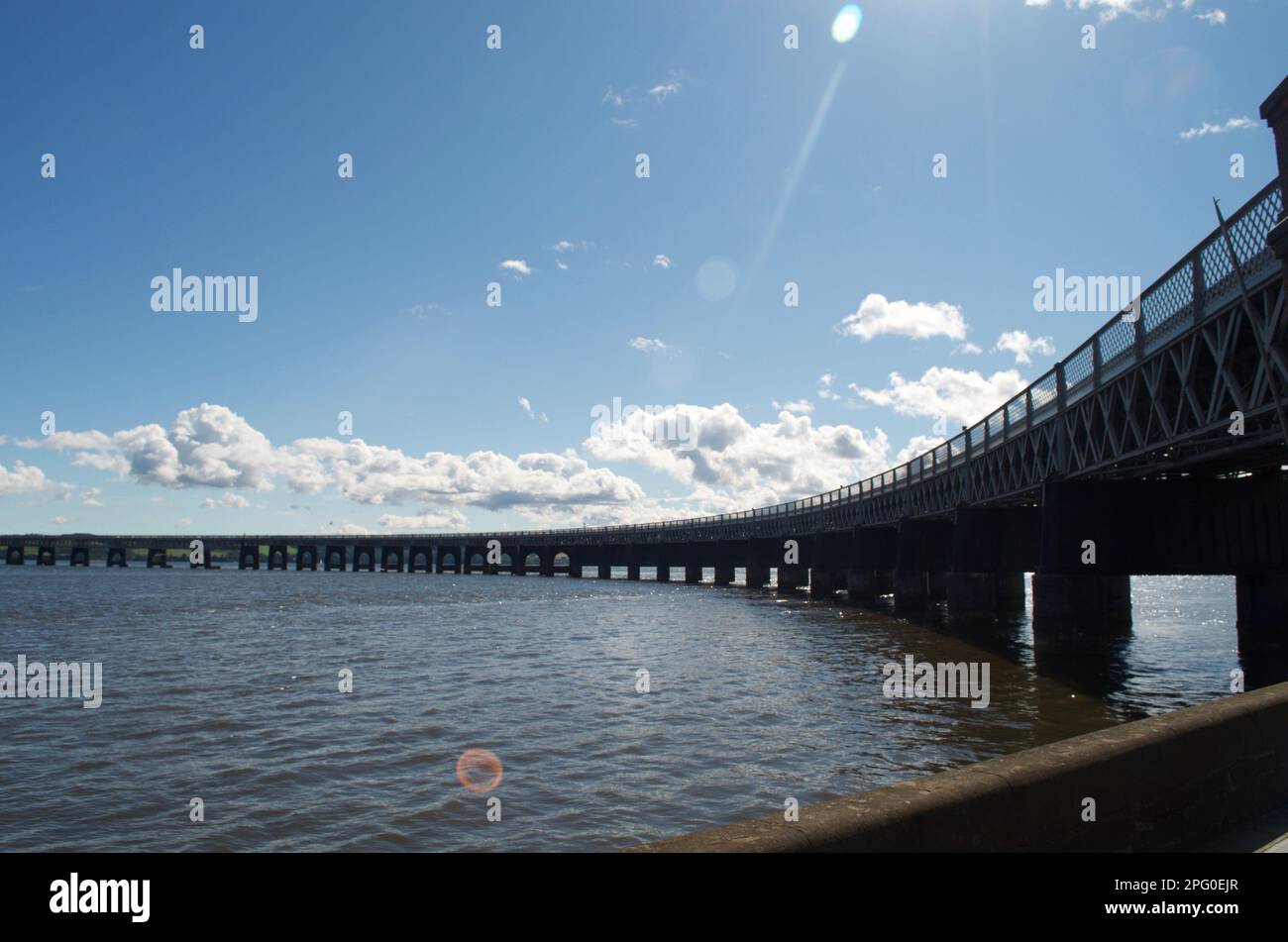 Rail Bridge in Dundee Stock Photo - Alamy