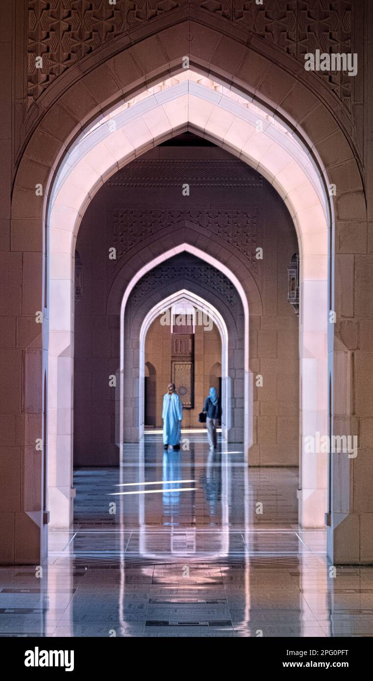 Inside the impressive Sultan Qaboos Grand Mosque, Muscat, Oman Stock ...