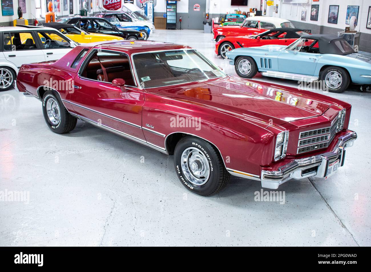 1976 Chevrolet Monte Carlo Landau in a Classic Car Gallery Motorcity ...