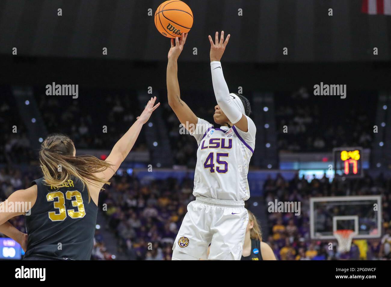 Baton Rouge, LA, USA. 19th Mar, 2023. LSU's Alexis Morris (45) puts up ...