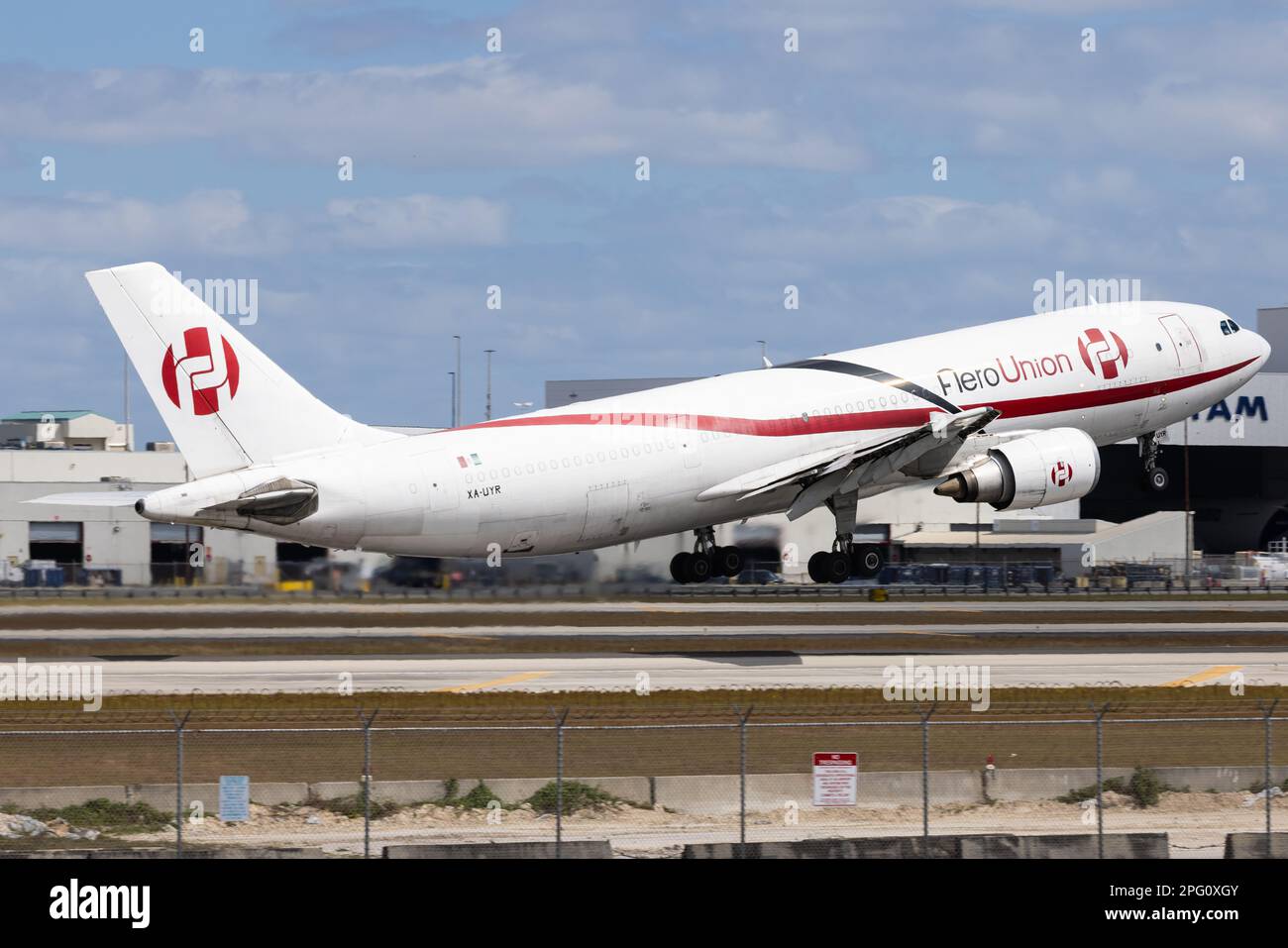 A300 (F) Takeoff from Miami MIA Stock Photo - Alamy