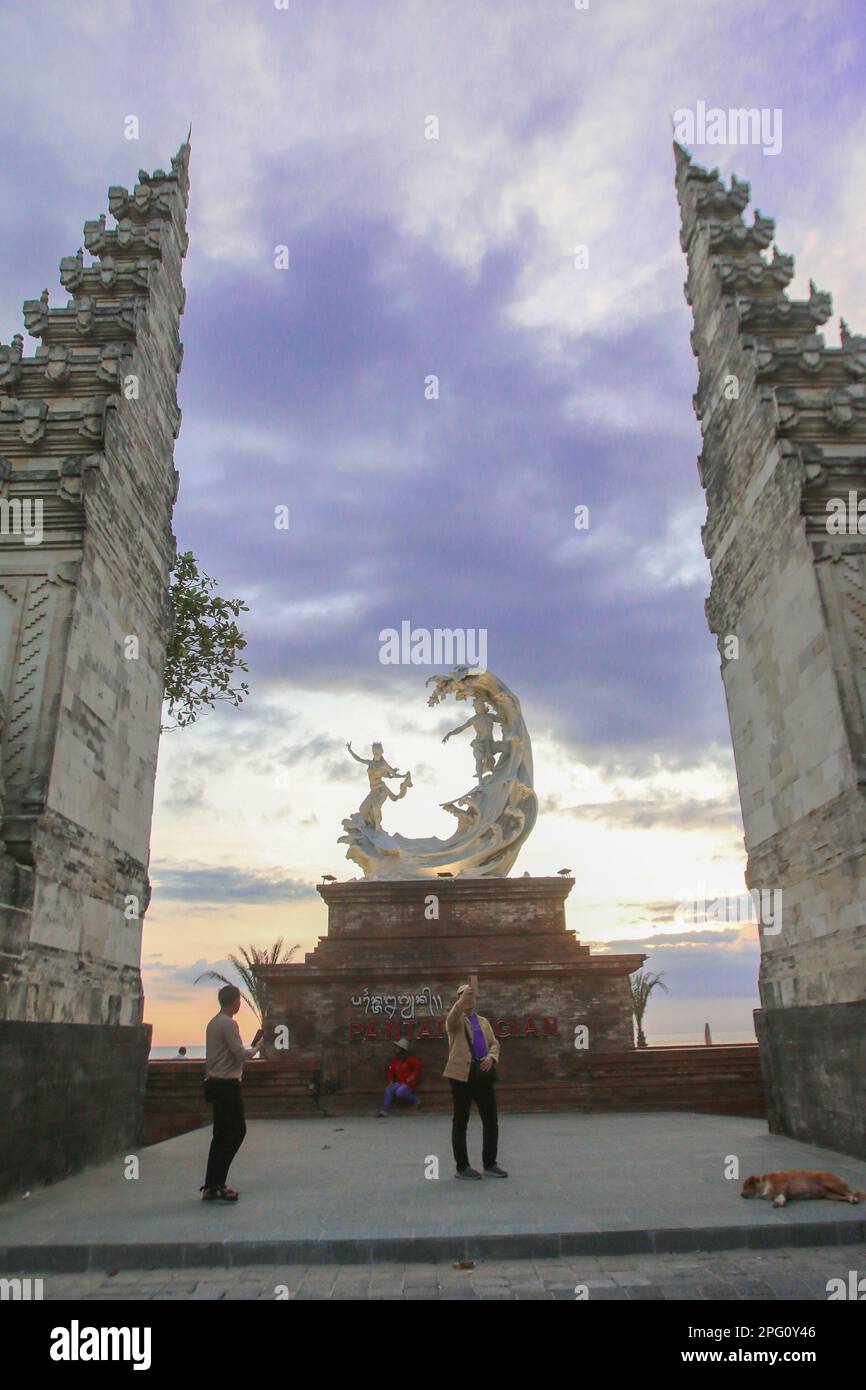 Legian Beach Entrance Gate Stock Photo - Alamy