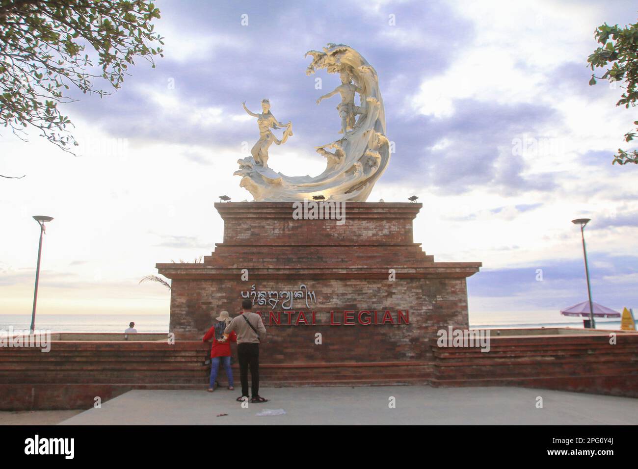 Legian Beach Entrance Gate Stock Photo - Alamy