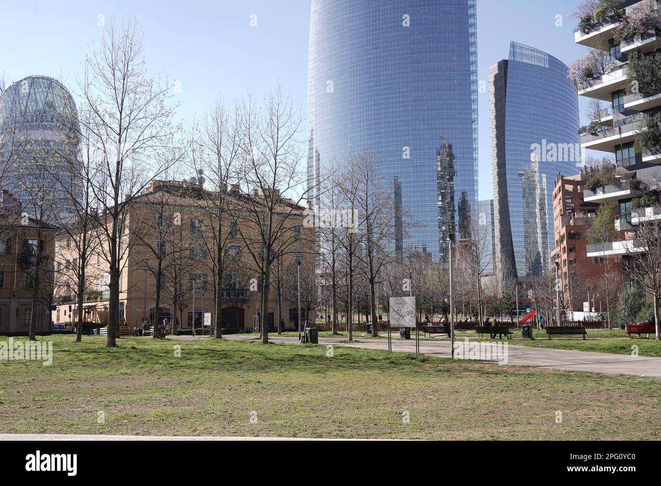 Modern milan hi-res stock photography and images - Alamy