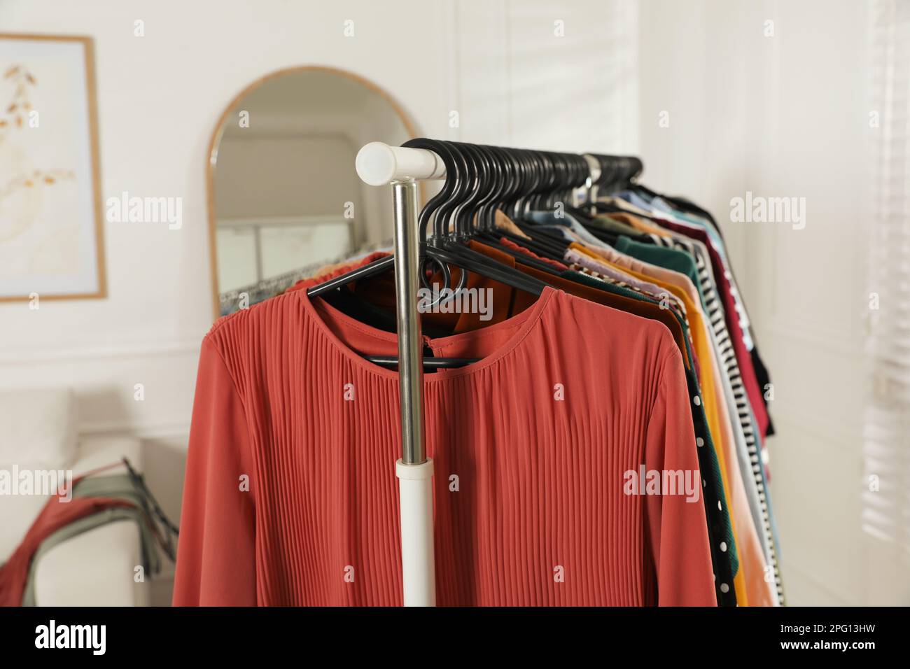 Fast fashion store rack hi-res stock photography and images - Alamy
