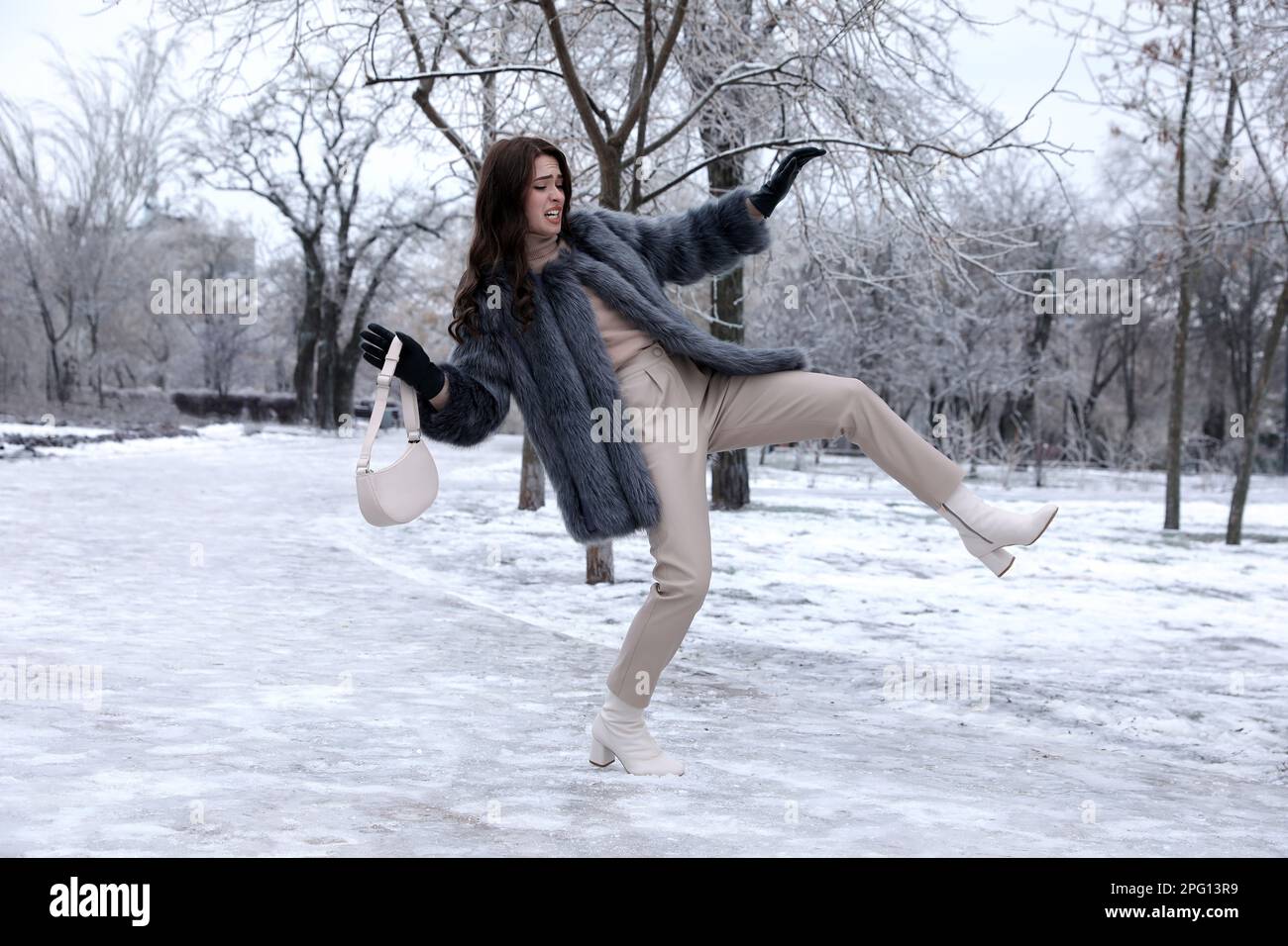 Woman slipping pavement hi-res stock photography and images - Alamy