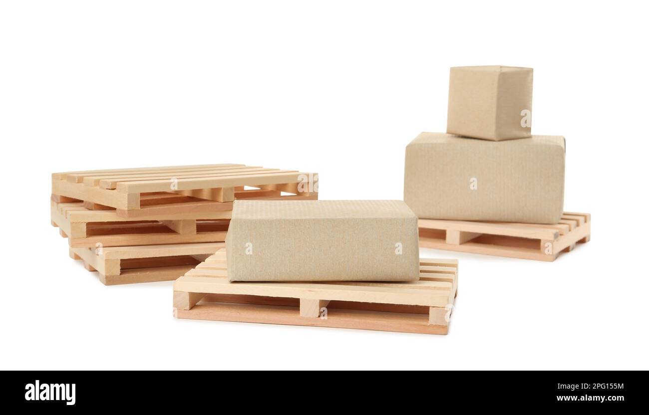 Cardboard boxes moving on pallets hi-res stock photography and images ...