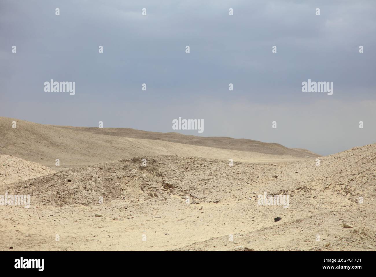 Sakara desert, sand, and sky Stock Photo - Alamy