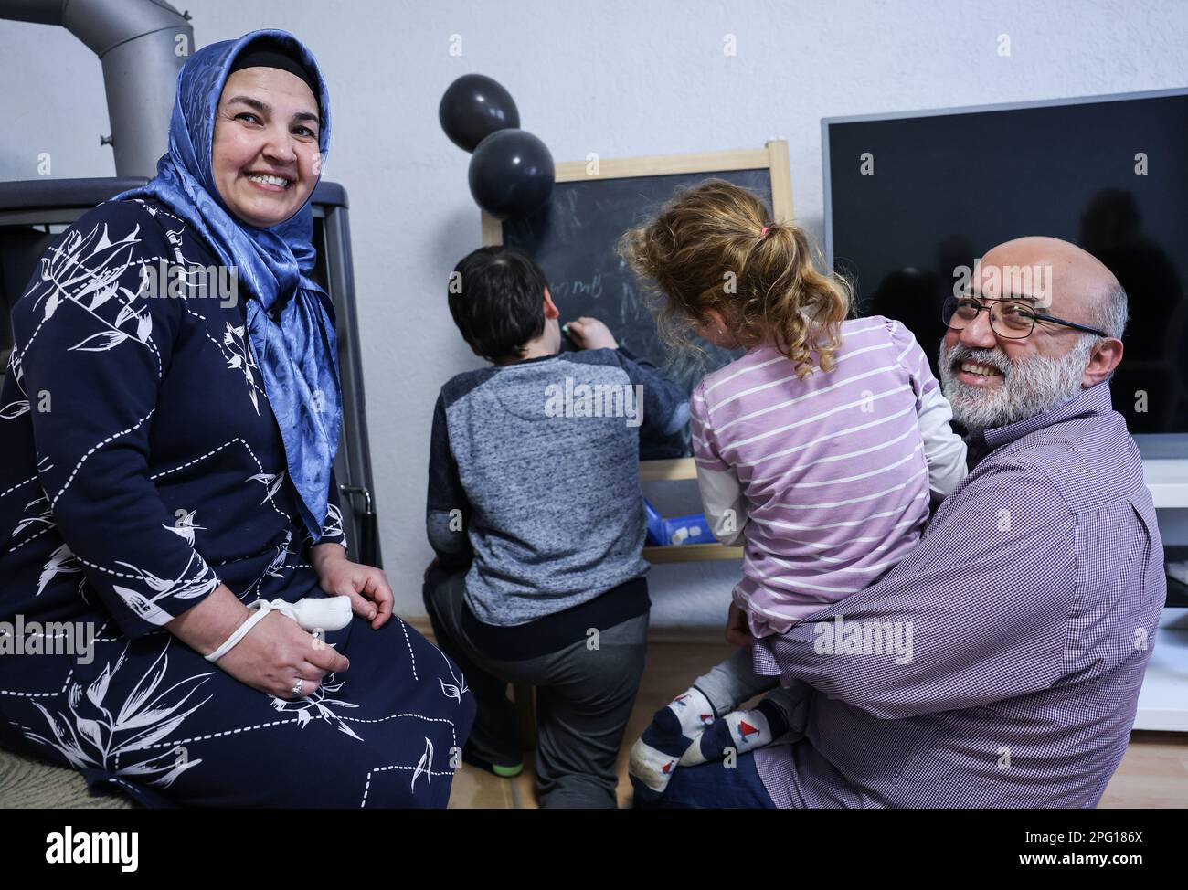 Duisburg, Germany. 15th Mar, 2023. The foster family with mother Sultan ...